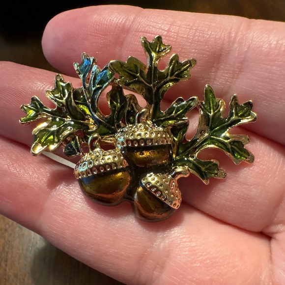 Avon | Jewelry | Avon Vintage Acorns Pin Enamel Painted Acorn And ...